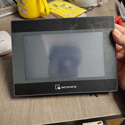 询价-威纶通7寸触摸屏型号MT8071iP一台成色如图
