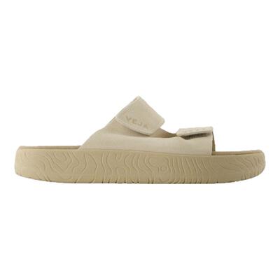 Veja Etna 皮质凉鞋