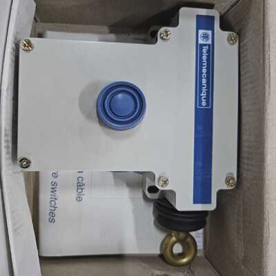 Telemecanique XY2-CE XY2-CE1A290 NEW