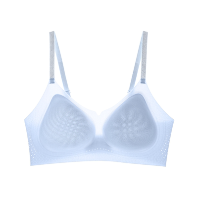 细肩带内衣聚拢小胸显大收副乳