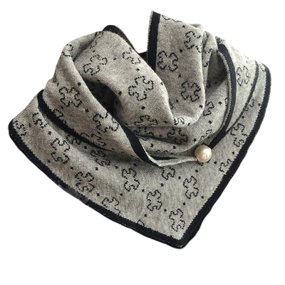 珍珠磁吸扣保暖针织三角形围巾