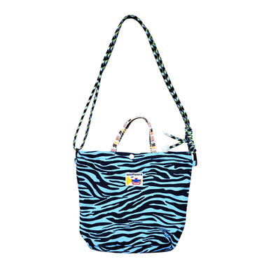 法国鳄鱼纹印花儿童斜跨单肩包