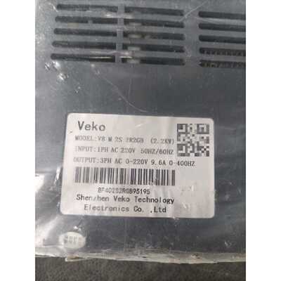 议价Veko变频器2台，0.75kw输入输，全新的一个面板有点