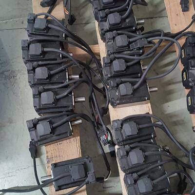 议价Delta B3 400W Servo Motor In Excellent Condition Excelle