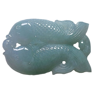 天然翡翠双鱼戏珠吊坠淡绿飘花