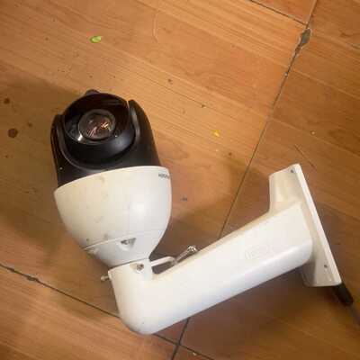 溢价-海康DS-2DC4223IW-DE 85新一台，整套带支