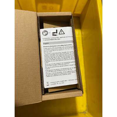 IFM易福门感应头开关传感器，型号TD2811，数量两个，全