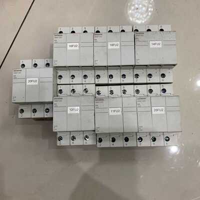 溢价-熔断器底座 3NW7033 32A 690V