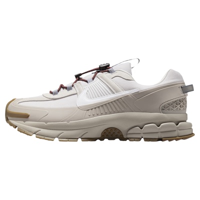 耐克ZOOMVOMERO5防滑防水跑鞋