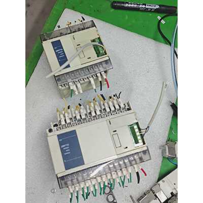 议价可维修三菱PLC型号FX1N40MT001和fx1n24mt