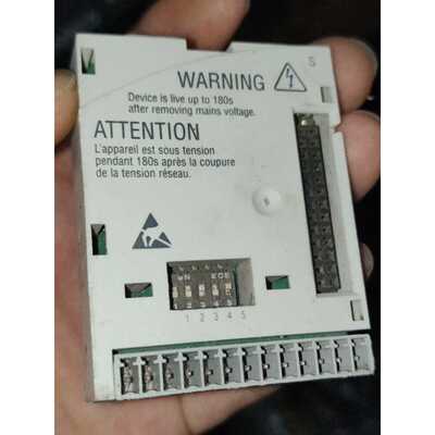 【请询价】LenzeE82ZAFSC010IO模块实物图拆机