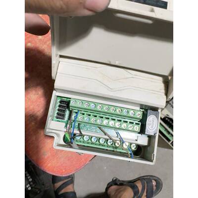 0.75kw220v上海数恩变频器sn100gv0007