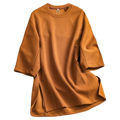 五分袖T恤可配一整套休闲裤套装