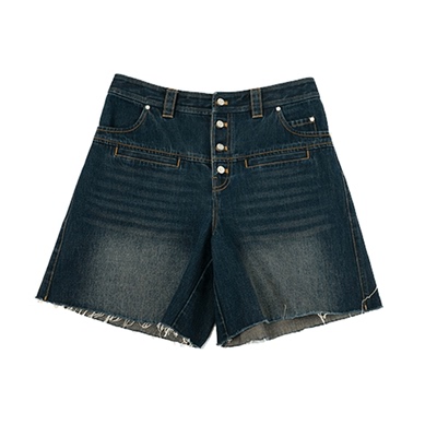 一款非常柔软的牛仔短裤