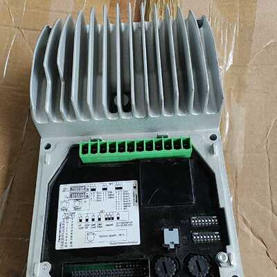 议价E84DGDVB15242PS伦茨LENZE 8400mot