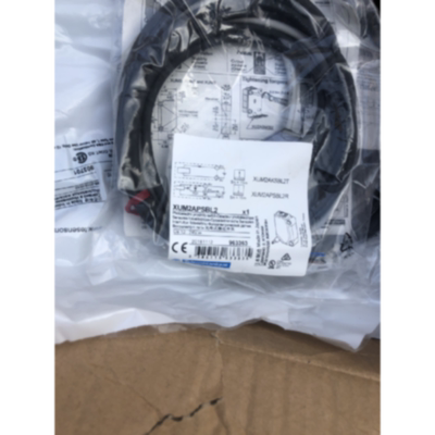 议价施耐德光电开关 XUM2APSBL2全新正品