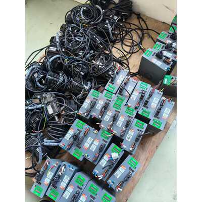 在线议价施耐德伺服驱动器LXM16DU07M2X，搭配电机BCH16