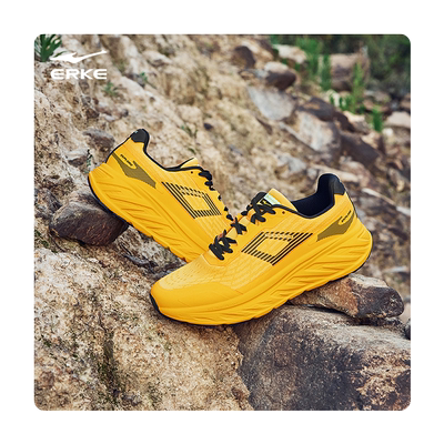 鸿星尔克山河系列驰野跑步鞋