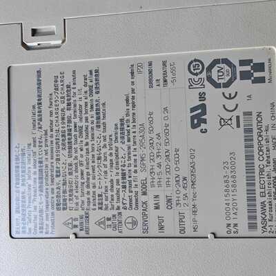 溢价-9.99新安川驱动器SGPMS-2R5A30A     未使