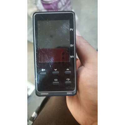 龙温控器E5ECCR2ASM804拆机外观成