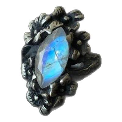 刻面榄尖形宝石镶嵌花朵纯银戒指