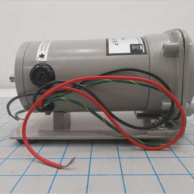 7533-50 / 100 RPM 12 VDC 发动机,泵 MasterFLEX PERISTALTIC HE