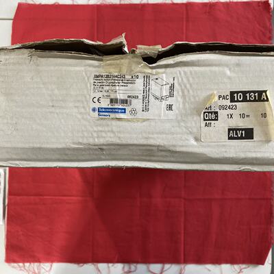 议价施耐德压力控制器XMPA12B2144C243压力传感器压力开关压力感应器