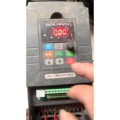 议价源信变频器YX30004T0022G4T0037P维修