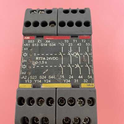 配件原装正品ABB RT7A安全继电器，2TLA010028R2议价