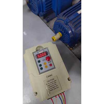 中宏变频器2.2KWTOS130G34220成色如图议价
