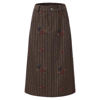 钉珠花朵刺绣条纹后开叉直身裙