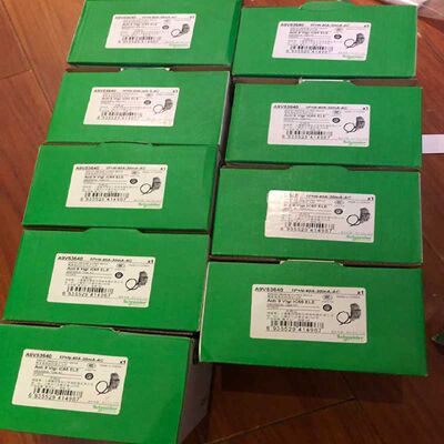 议价拍前询价A9V53640漏电保护器现货施耐德原装有9个全新