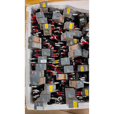议价几乎全新施耐德继电器RXM230VAC带底座RXZ维修
