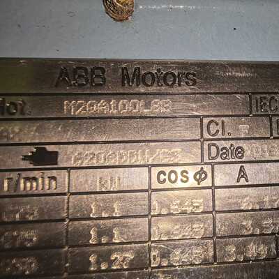 议价ABB电机M2Q100L8B。额定功率1.1KW，三相，电压