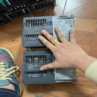 询FRD7403.7KCHT拆机变频器3.7KW请询价