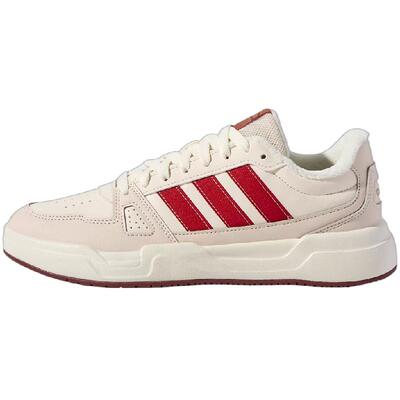 阿迪达斯冬季加绒板鞋