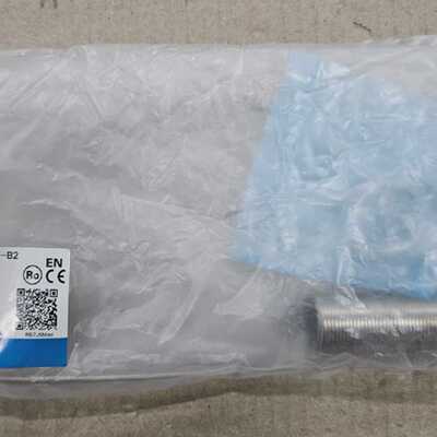 OMRON E2A-M18KS08-M1-B2 (3 Stück) NEU & VERSIEGELT