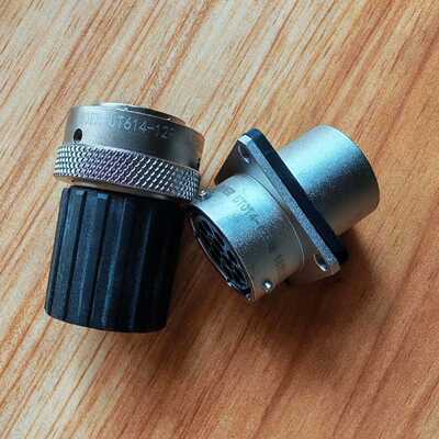 溢价-新能源连接器 UT614-12P1 UT014-12S1M
