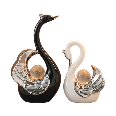 高级感水晶天鹅摆件轻奢高档电视柜酒柜餐边柜新人客厅玄关装饰品