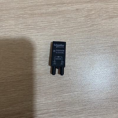 议价施耐德系列RXM040W保护插件电容电阻
