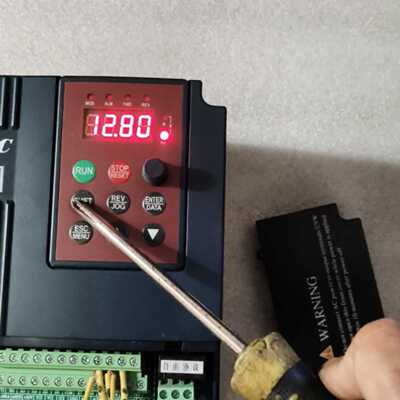 溢价-易能变频器  EDS1000-4T0022G/0037PLJ