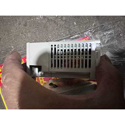 议价二手拆机FX1N40MR001带FX2N2AD成色如维修