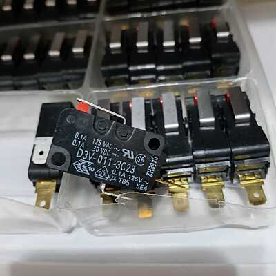 议价全新原装微动开关D3V0113C230.1A维修