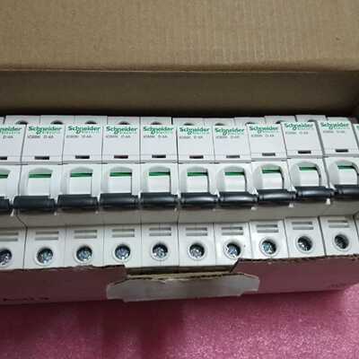 议价全新原装正品施耐德 A9F19104 Acti9 iC65N D 4A 1P 现货