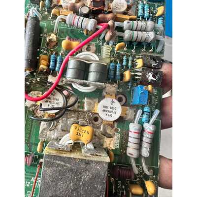 RF1076AMP两个，MRF426两个，有四张，一张的价格