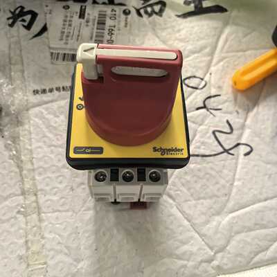 施耐德负荷隔离开关V01C32A3P带红色手柄原装正--议价商品