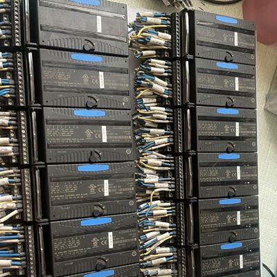 GE模块IC200MDL632H十一片，联底座750一片。