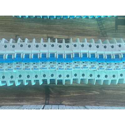 询价-Altech断路器，型号D20，10kA，只装过。UL