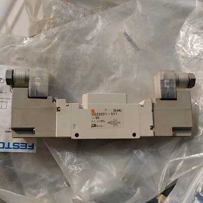 议价SMC全新原装电磁阀VQZ32215Y102日本制造压力维修