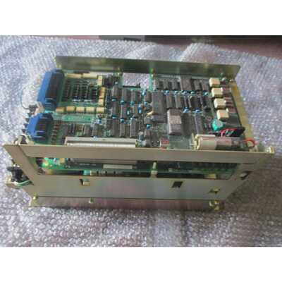 安川CACRHR10BBSERVOPACKACServoDrive200230VAC7.6A1kW1.3HP*已